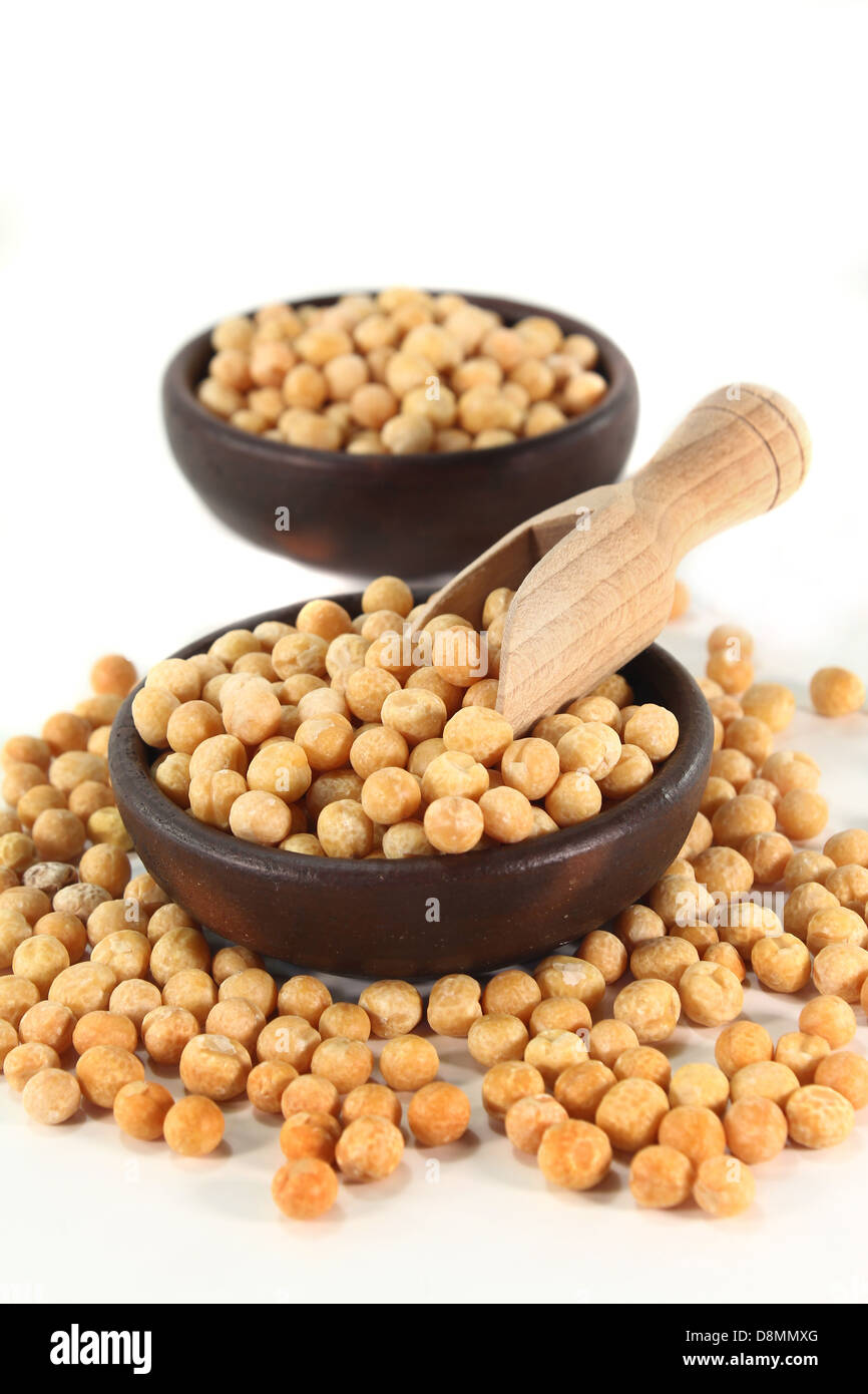 Handful peas hi-res stock photography and images - Alamy