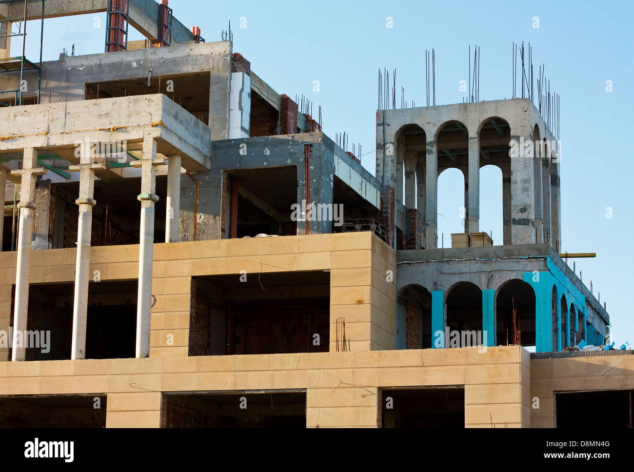 Concrete building dawn hi-res stock photography and images - Alamy