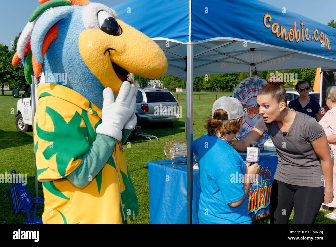 Concord, Massachusetts, USA. 31st May 2013. Fox25 Lilly Hopkins engages ...