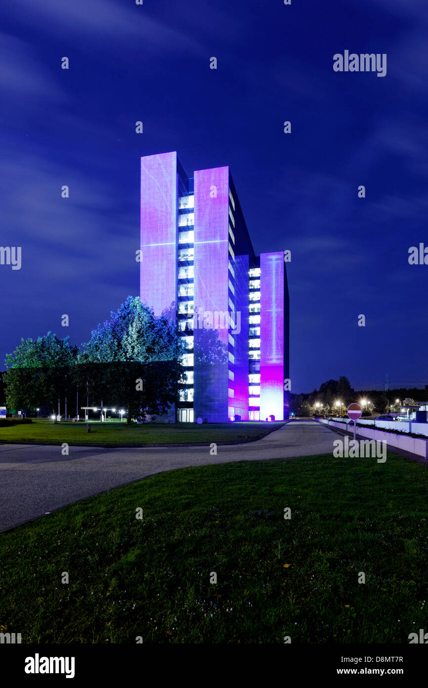 Illuminated Vattenfall house, City Nord Festival of Light , Hamburg ...