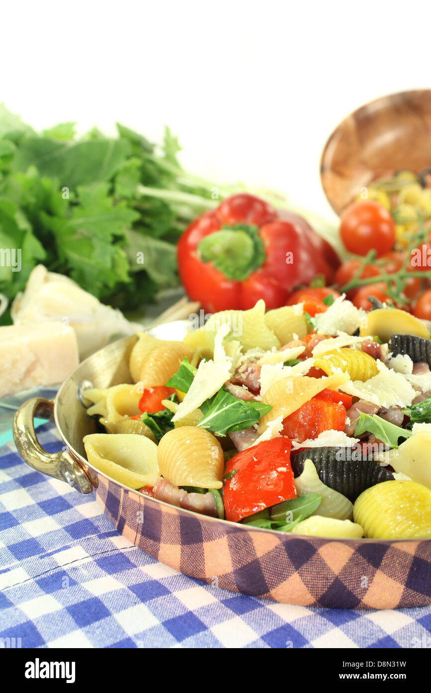 Pasta pan hi-res stock photography and images - Alamy