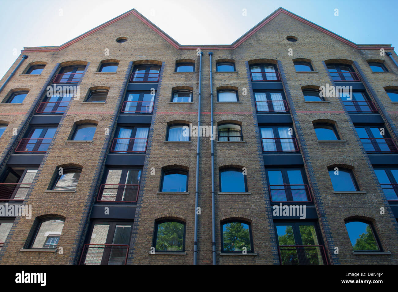 Converted flats high street hi-res stock photography and images - Alamy