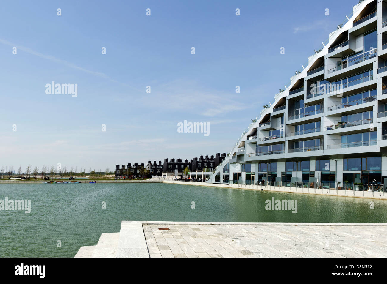 Modern water front houses hi-res stock photography and images - Alamy