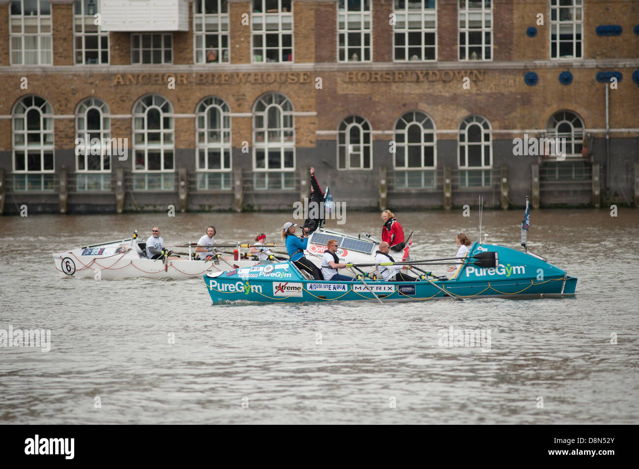 Row boat downstream uk hi-res stock photography and images - Alamy