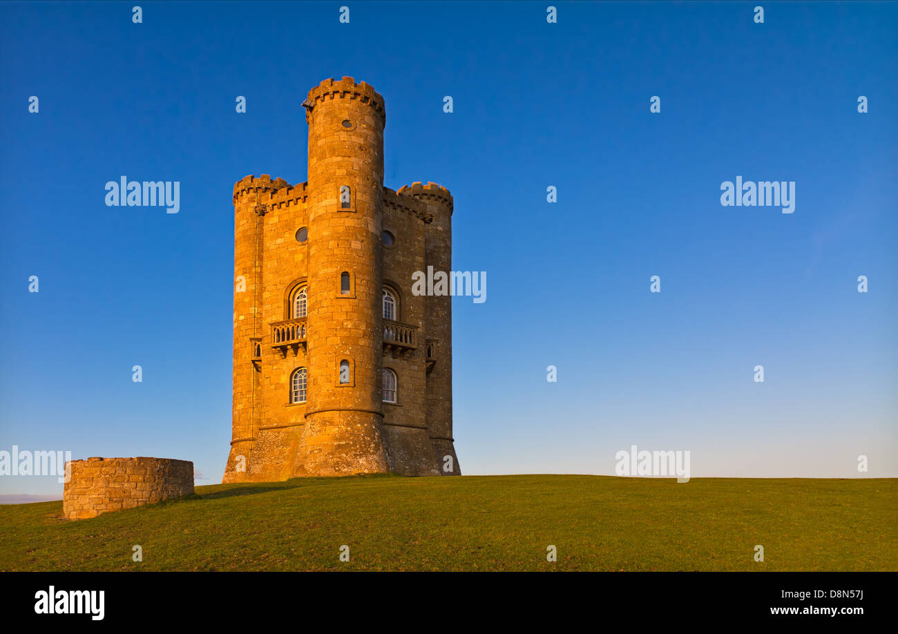 Broadway tower cotswolds scenic hi-res stock photography and images - Alamy