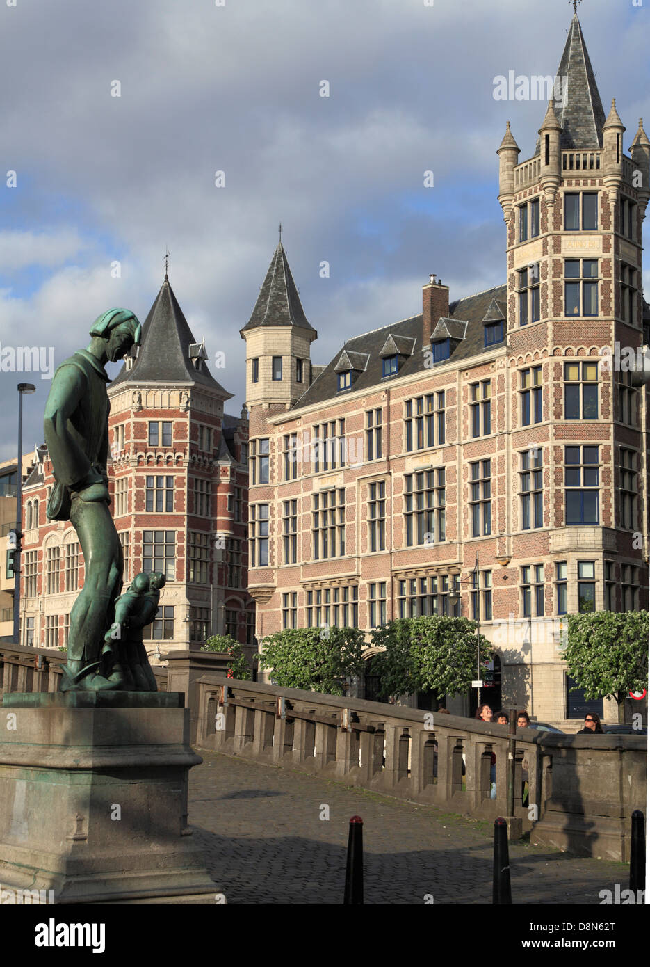 Belgium, Antwerp, Steenplein, Lange Wapper statue Stock Photo - Alamy