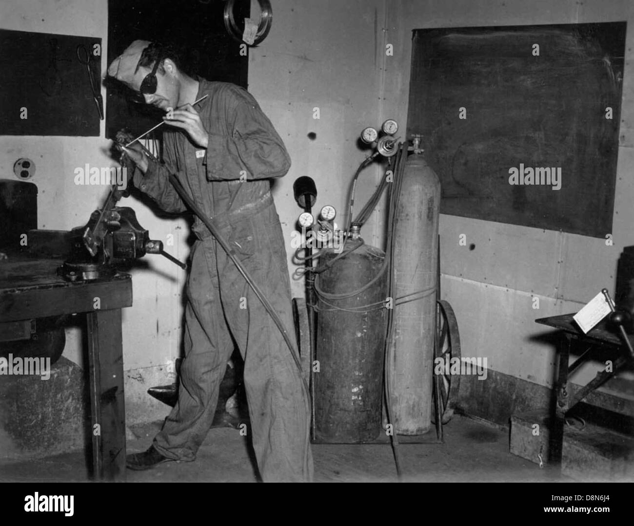 A worker welds using the autogenous welding apparatus Stock Photo - Alamy