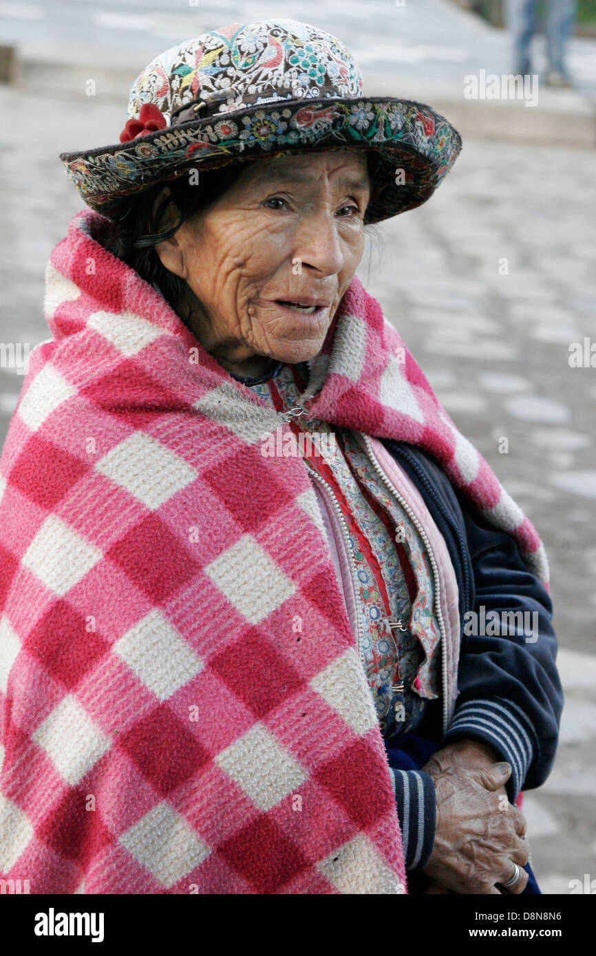 Traditionally dressed old indigenous woman in Cabanaconde, Colca Canyon ...