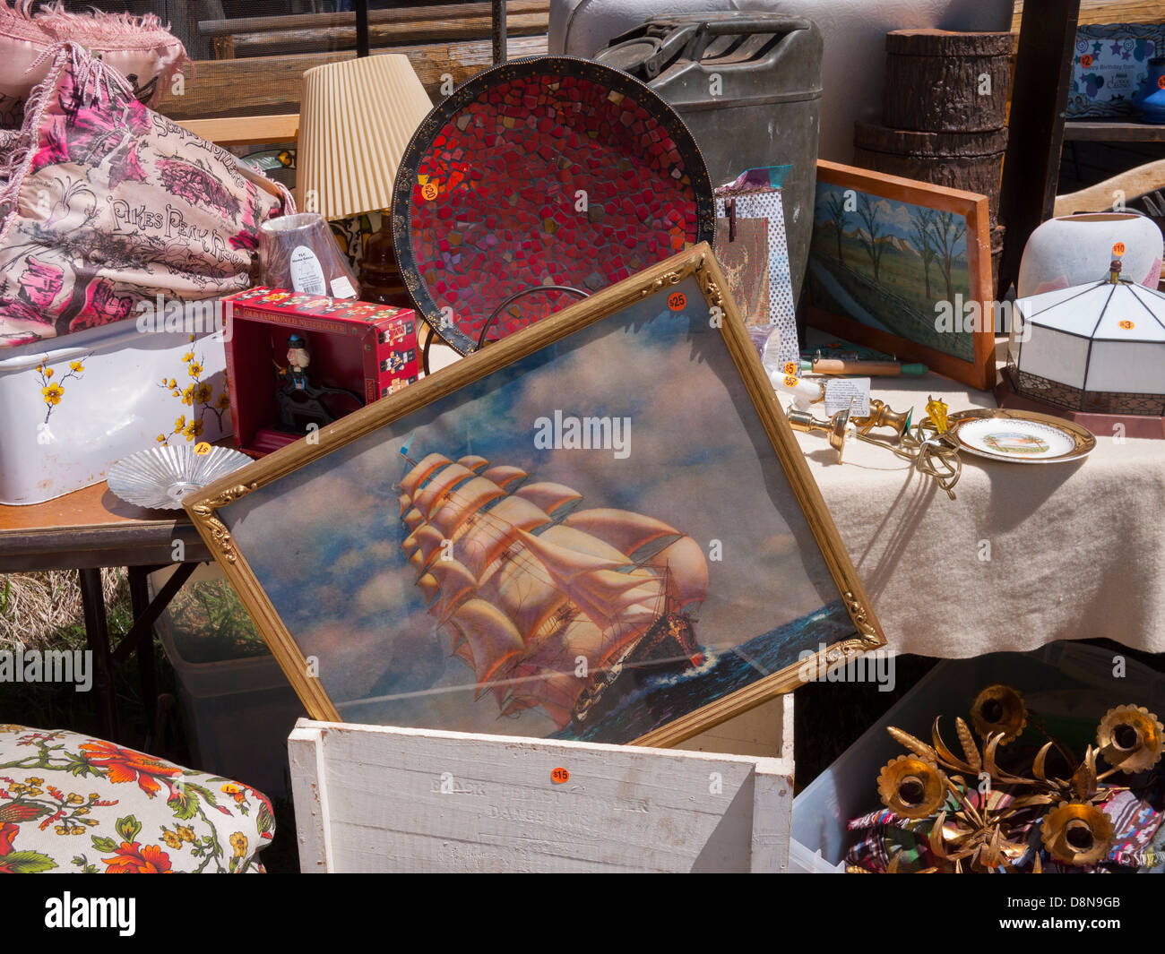 Garage sale items hi-res stock photography and images - Alamy