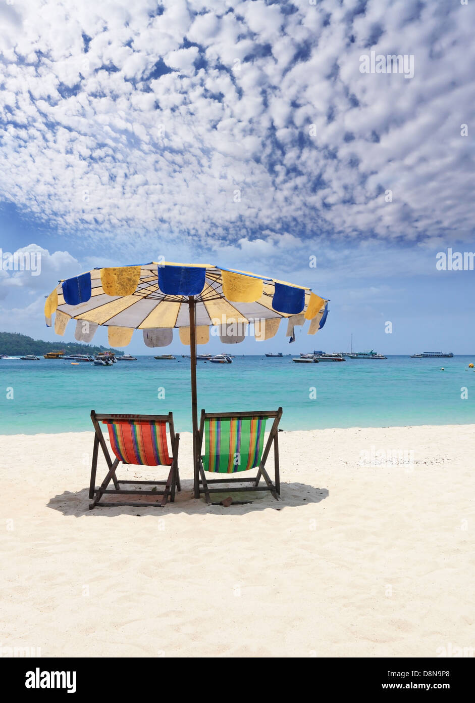 Rest on beach hi-res stock photography and images - Alamy