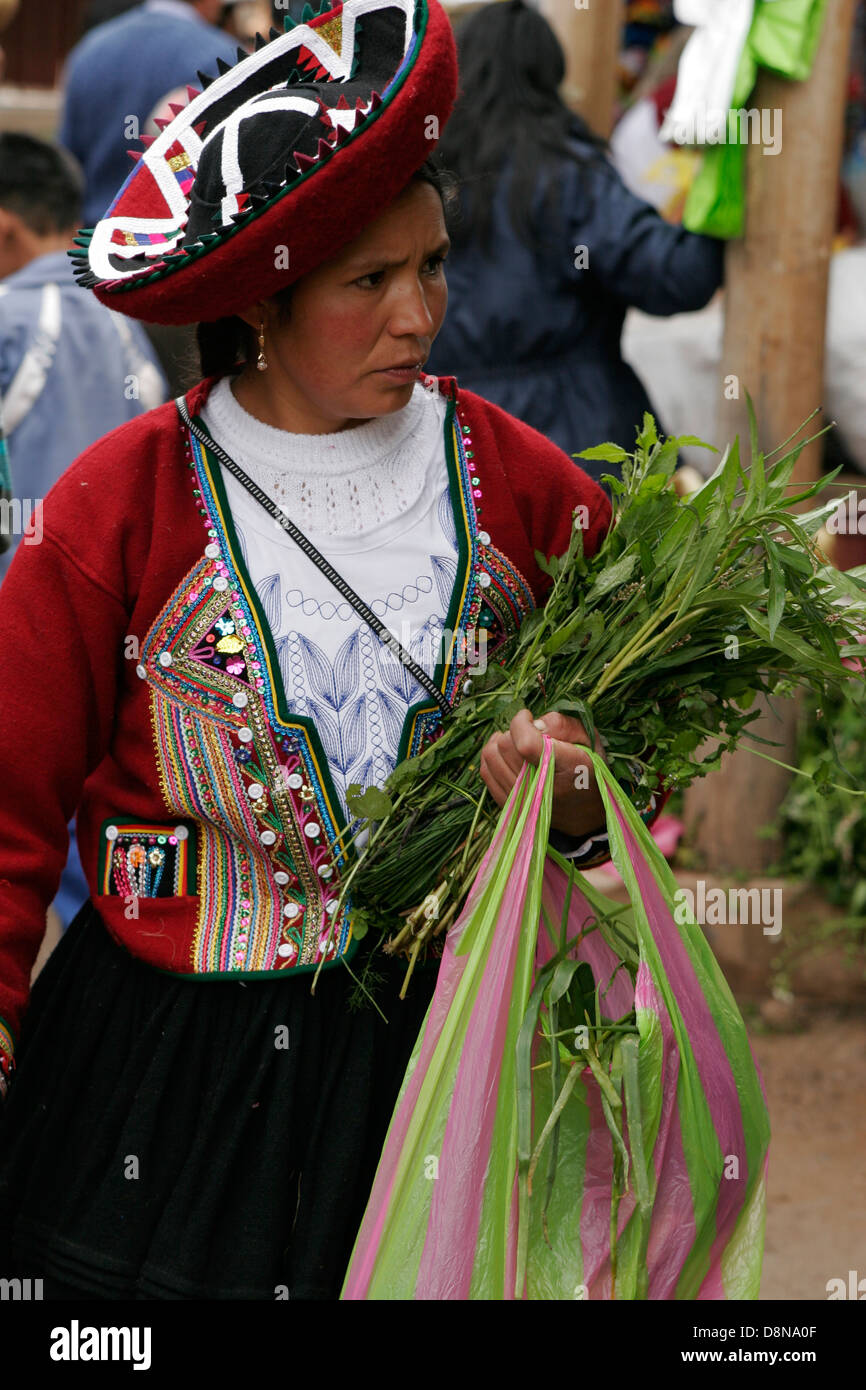 Quechua woman dressed in traditional round hat on indigenous Sunday ...