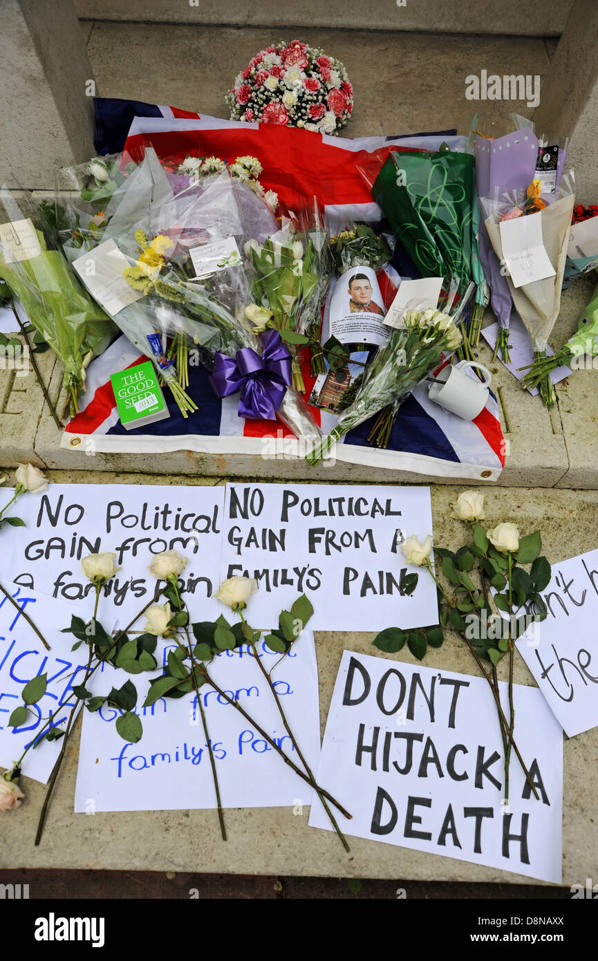 Anti fascist movement hi-res stock photography and images - Alamy