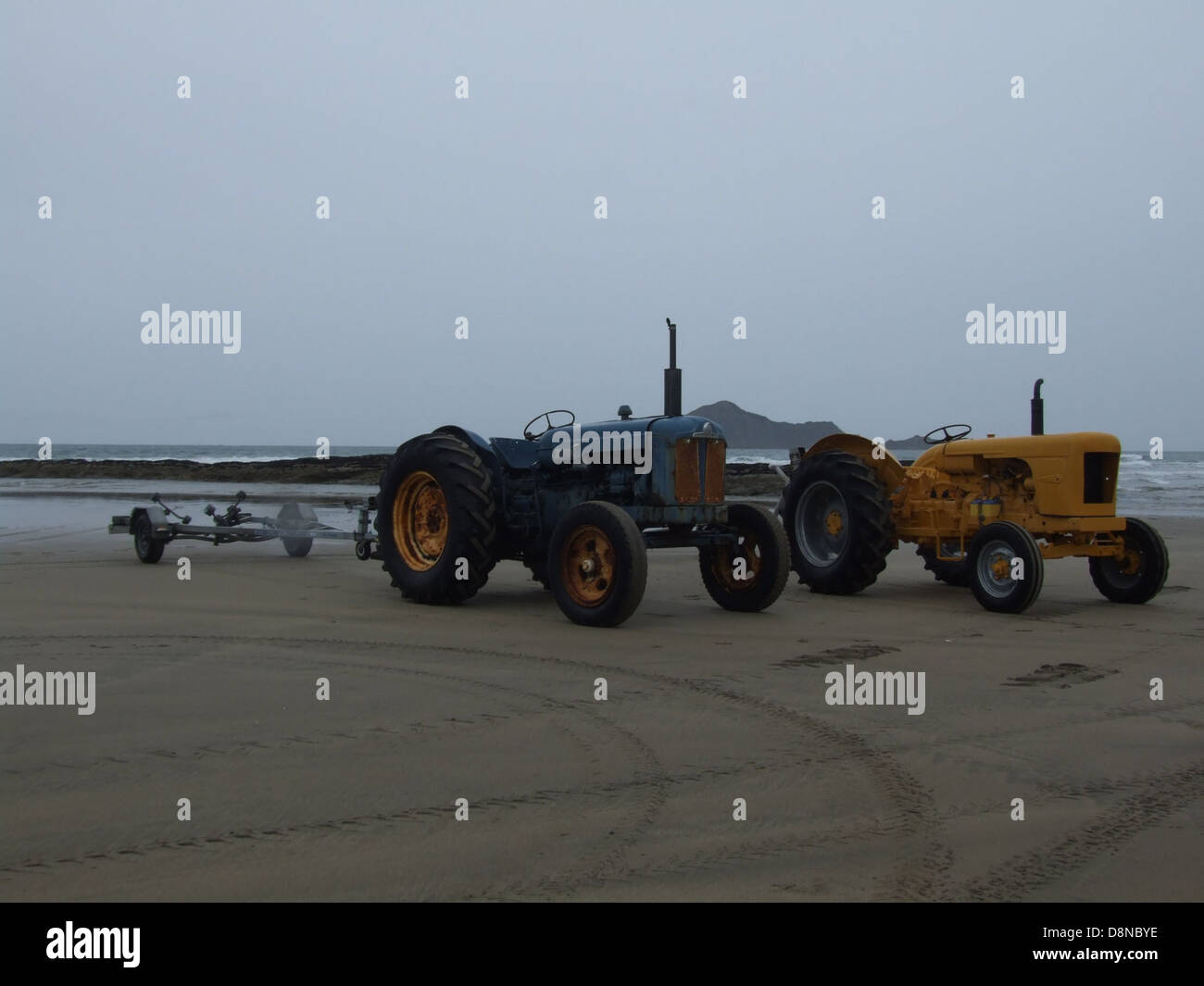 Row heavy duty agricultural hi-res stock photography and images - Alamy