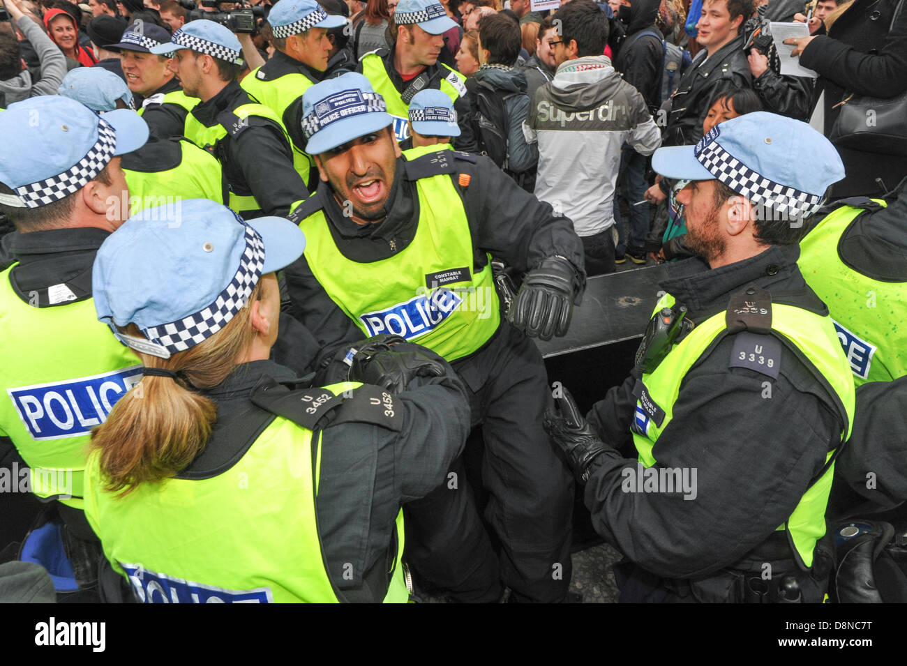 Riot police officers clear hi-res stock photography and images - Alamy