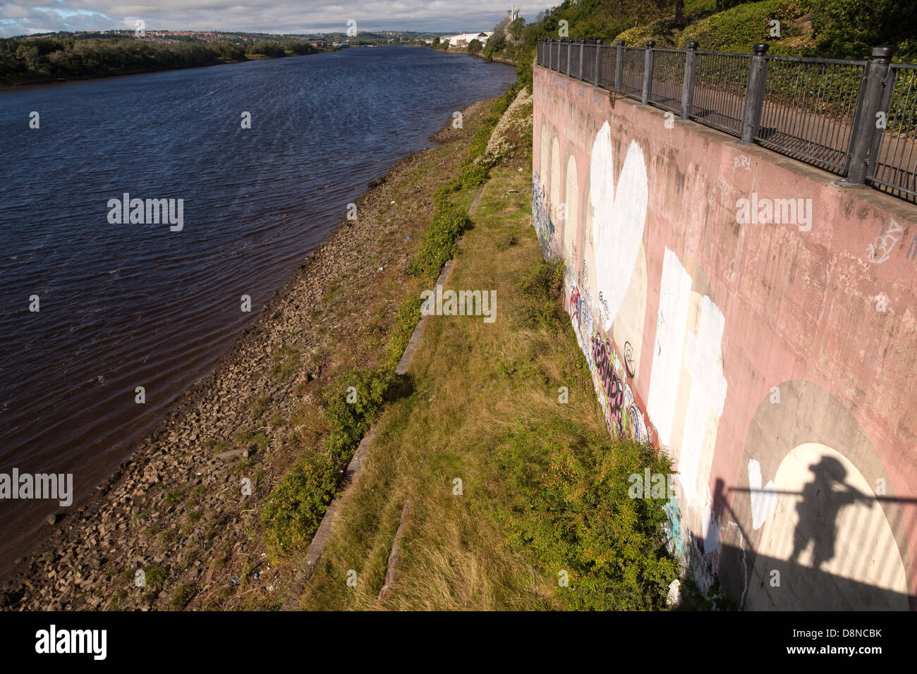 English riverside painting hi-res stock photography and images - Alamy
