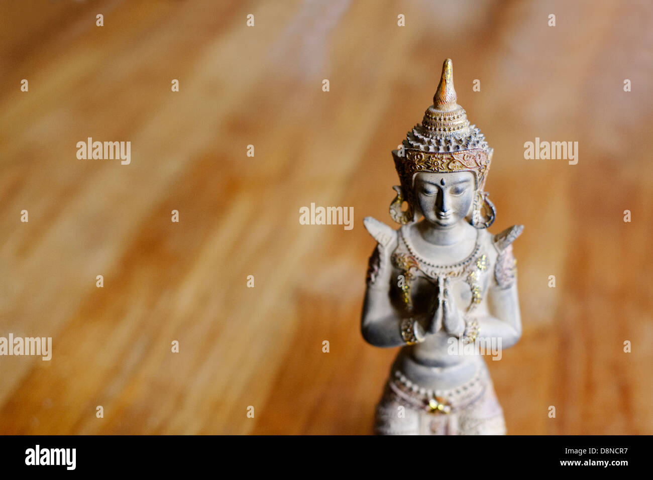 Interior buddha hi-res stock photography and images - Alamy