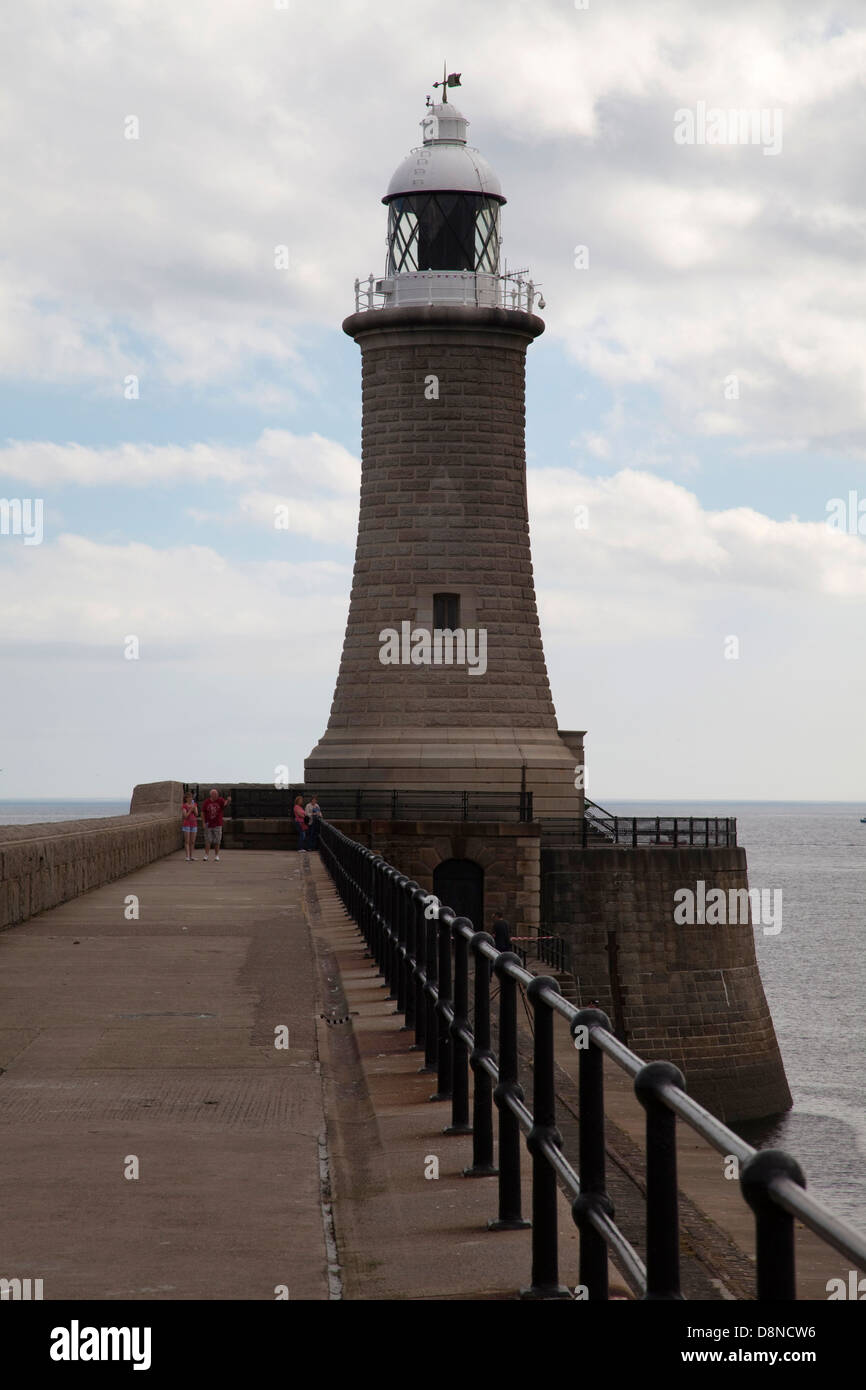 Tynemouth pier tyne river mouth hi-res stock photography and images - Alamy