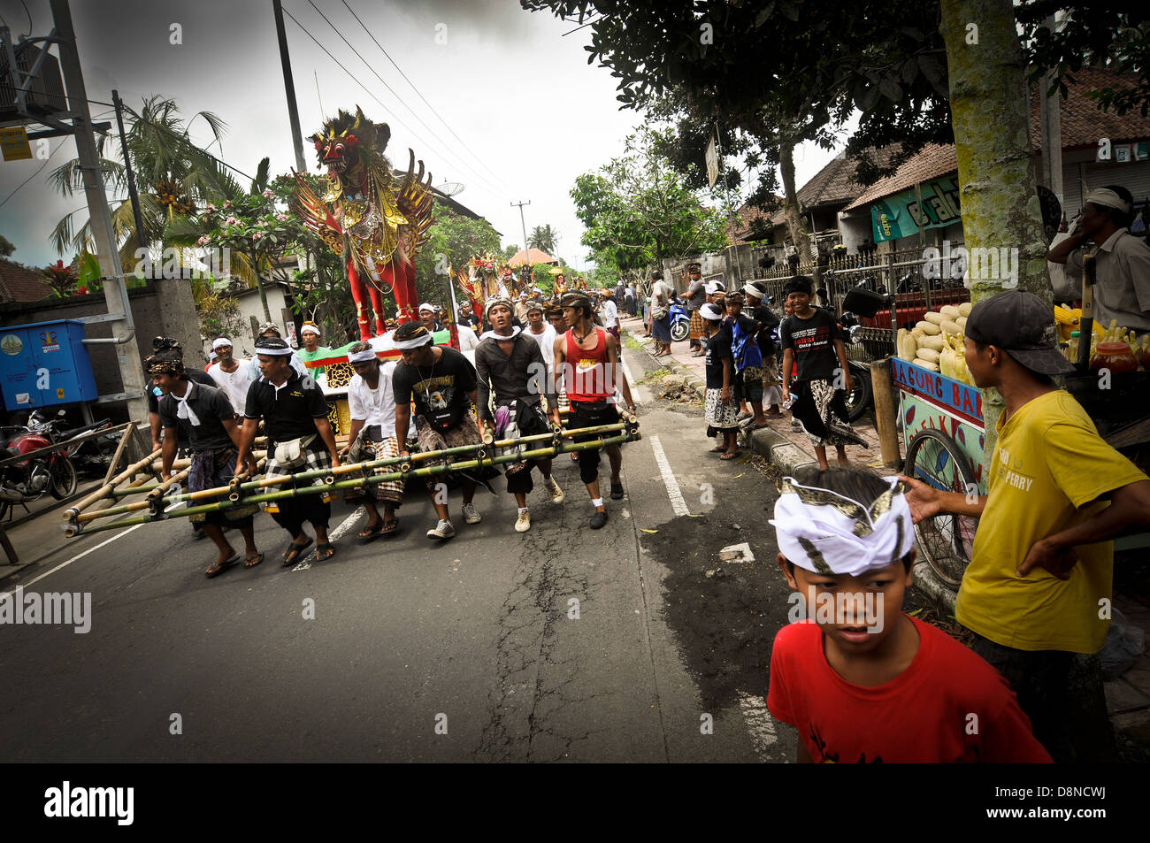 Hindu rituals on the Indonesian island of Bali Stock Photo - Alamy