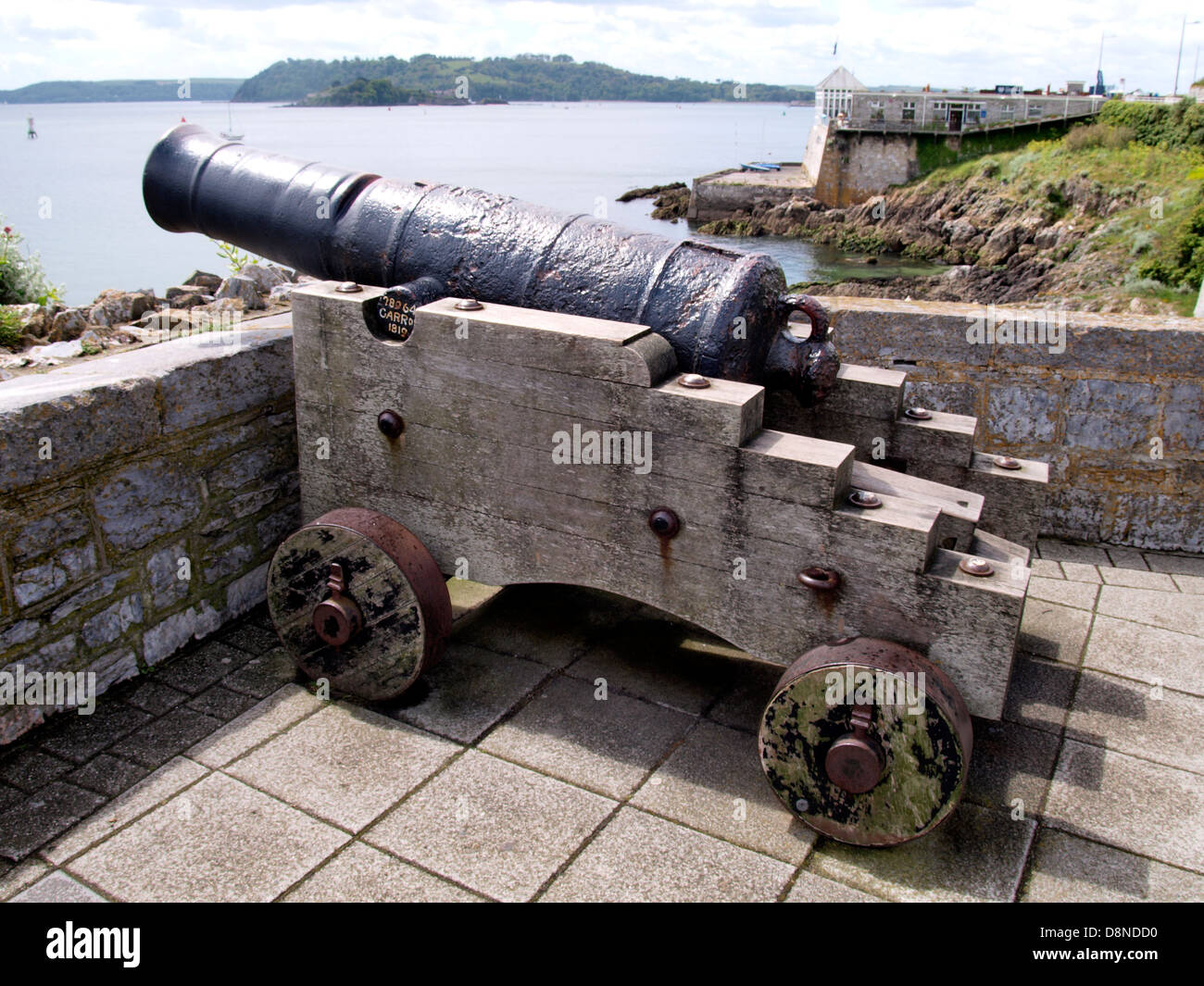 Ships cannon hi-res stock photography and images - Alamy