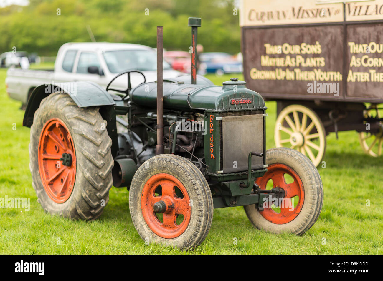 Vintage fordson tractor hi-res stock photography and images - Alamy