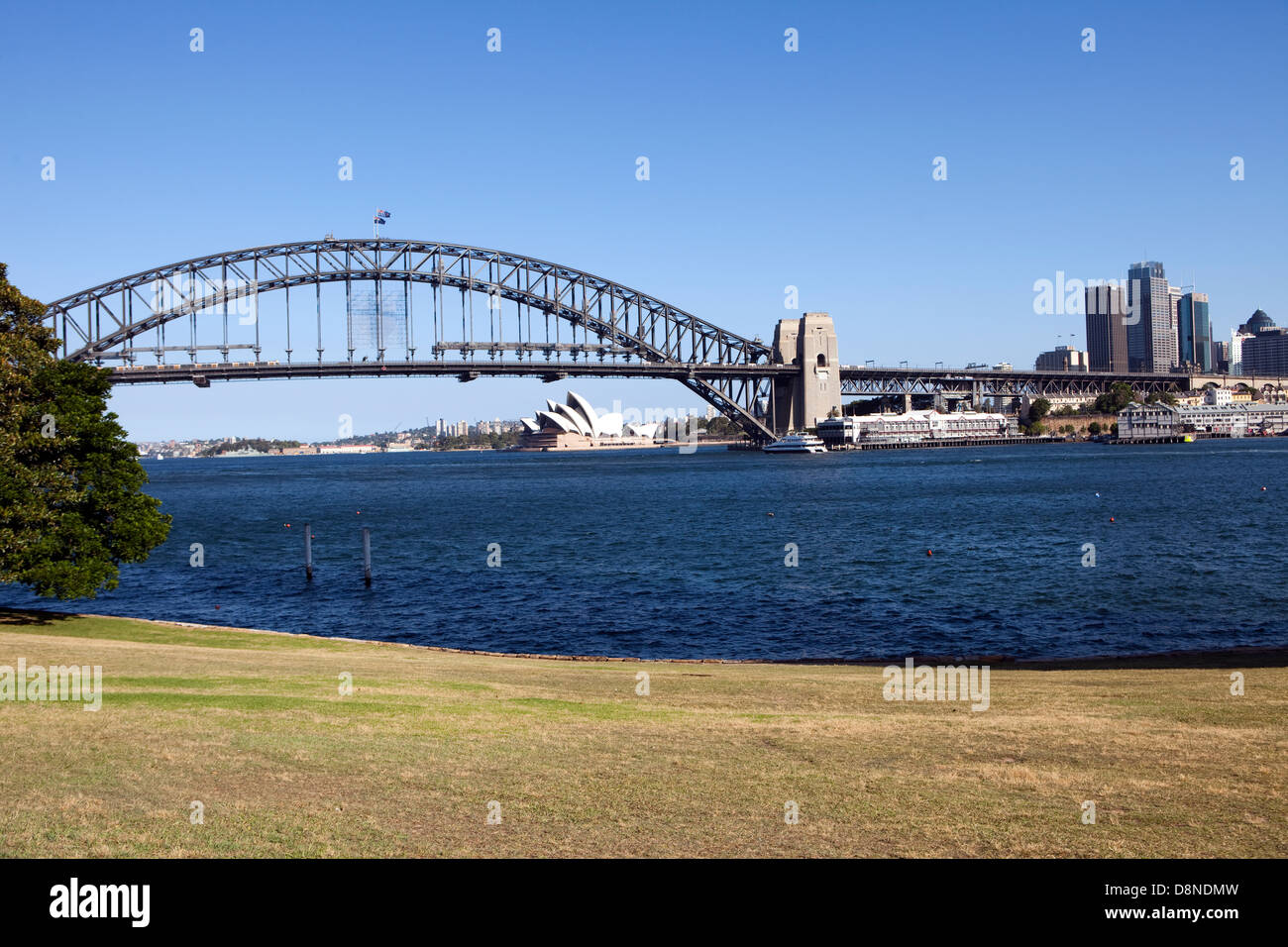 A view of the Sydney Harbour Bridge in Sydney, Australia Stock Photo ...