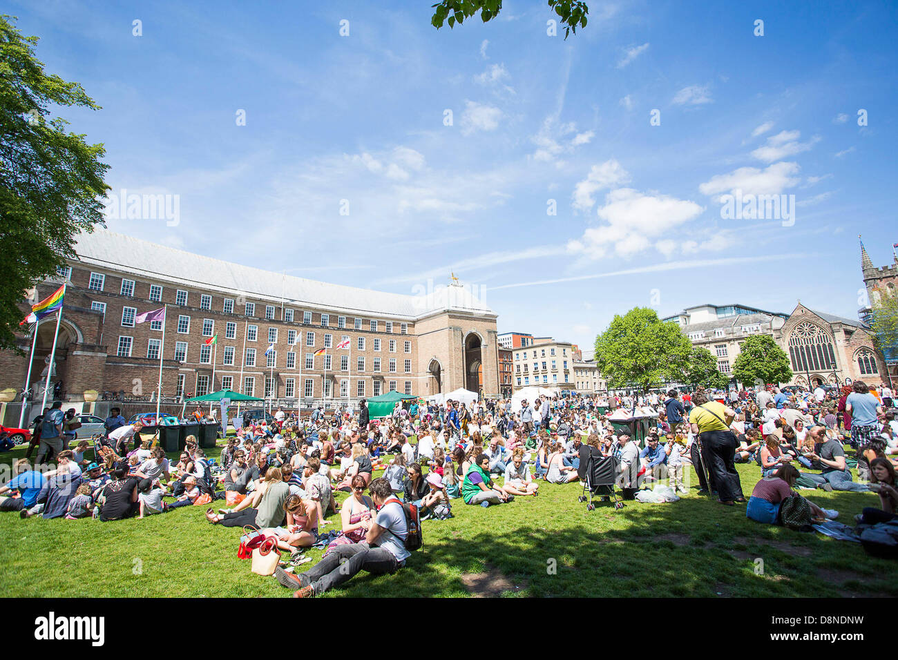 Feeding 5000 people hi-res stock photography and images - Alamy