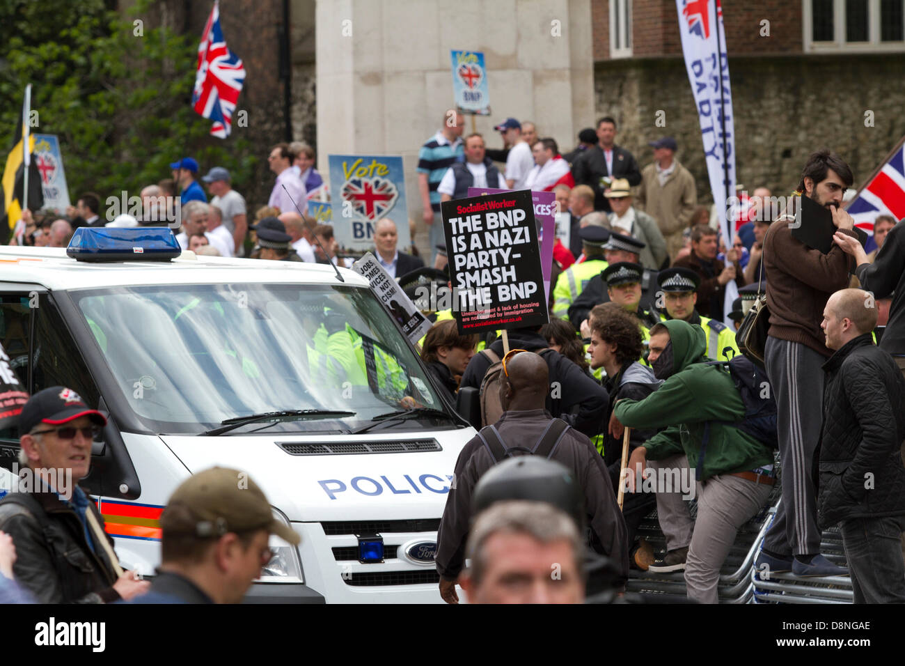 London anti fascist protesters hi-res stock photography and images - Alamy