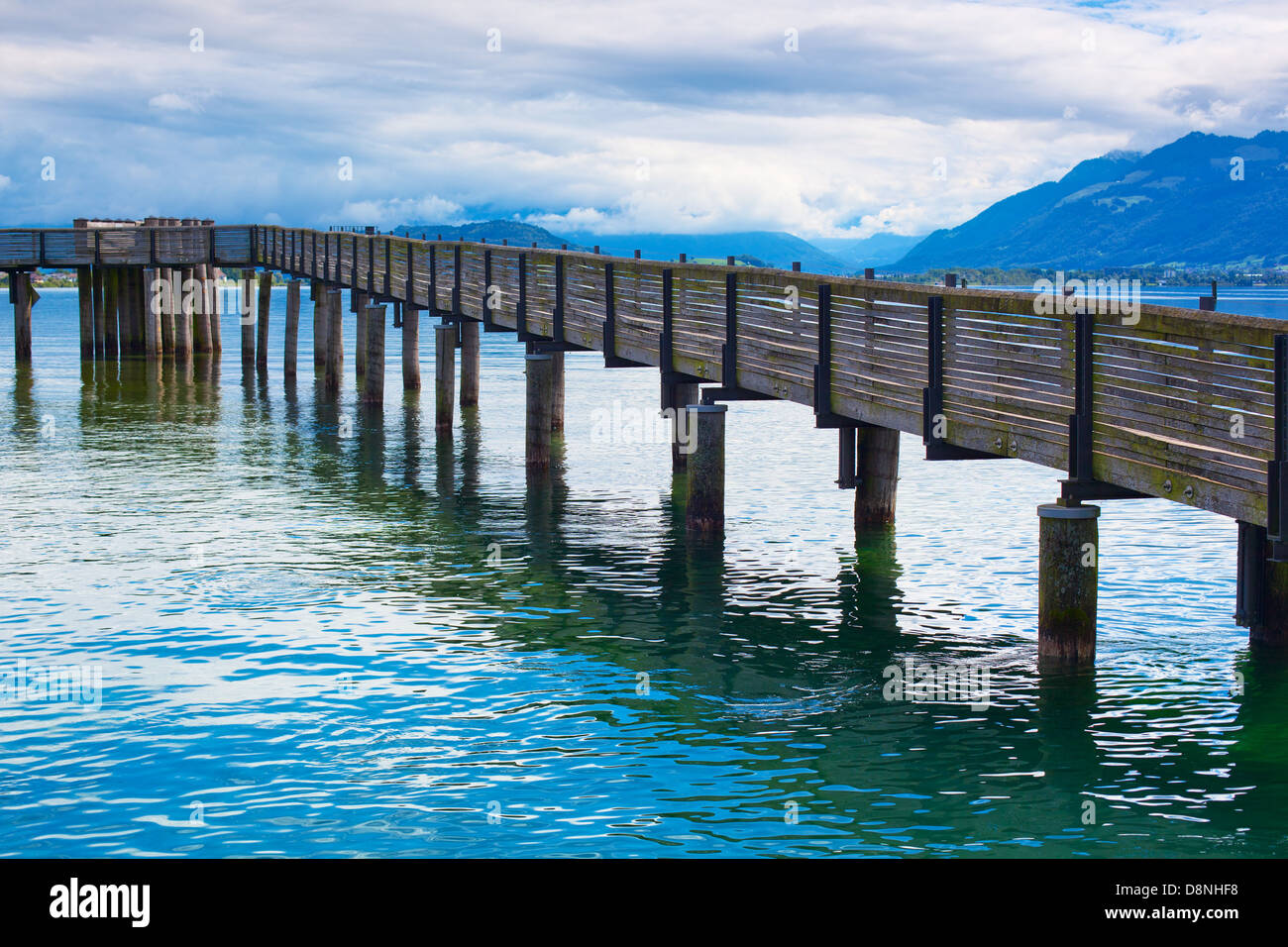 Bridge over lake hi-res stock photography and images - Alamy