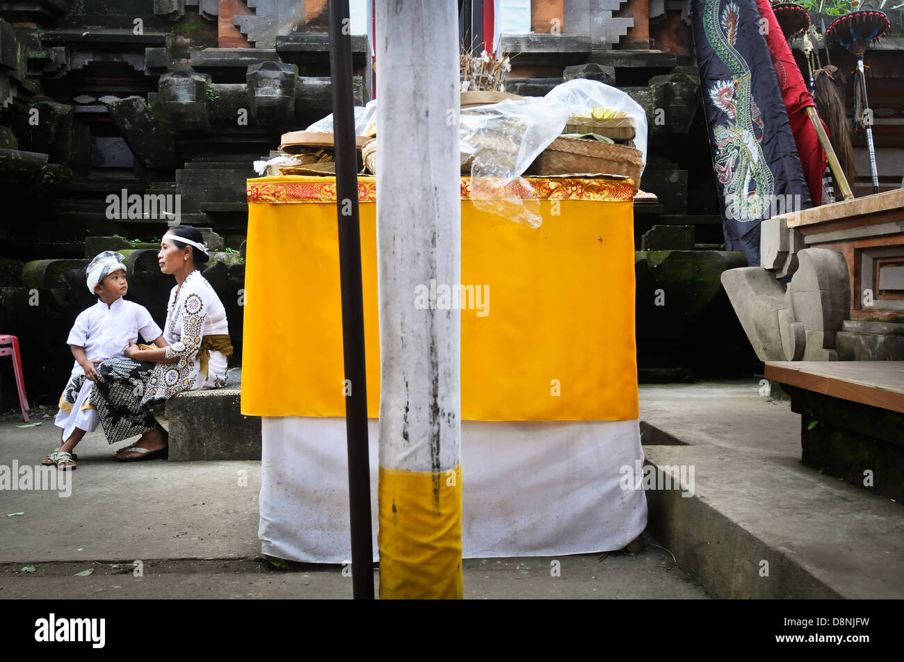 Hindu rituals on the Indonesian island of Bali Stock Photo - Alamy