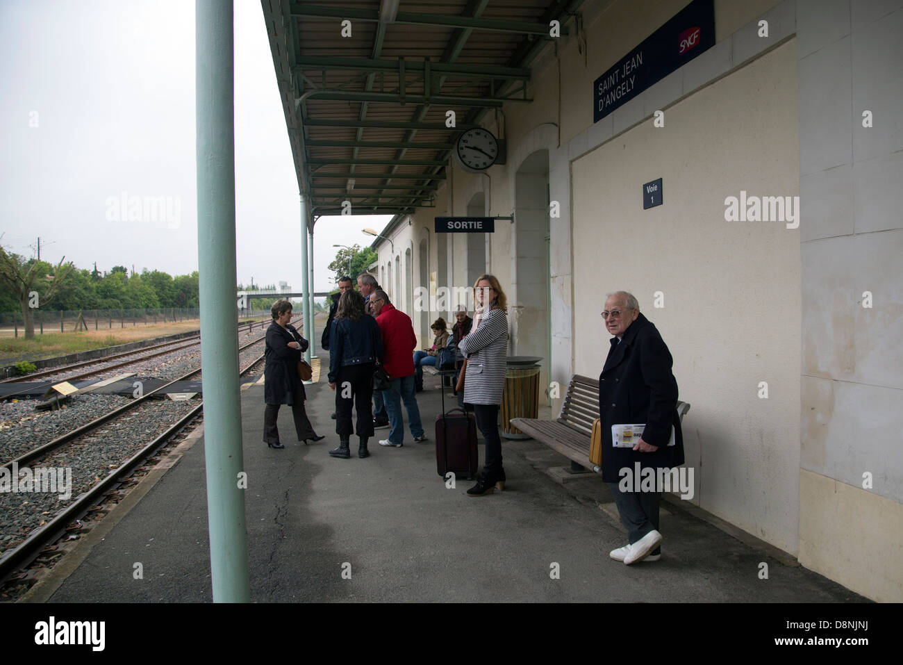 Rural train station hi-res stock photography and images - Alamy