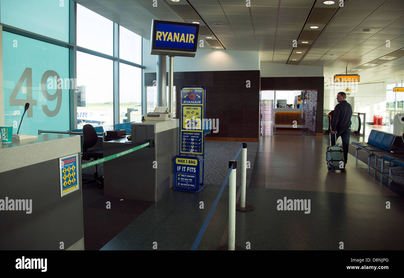 Plane gate hi-res stock photography and images - Alamy