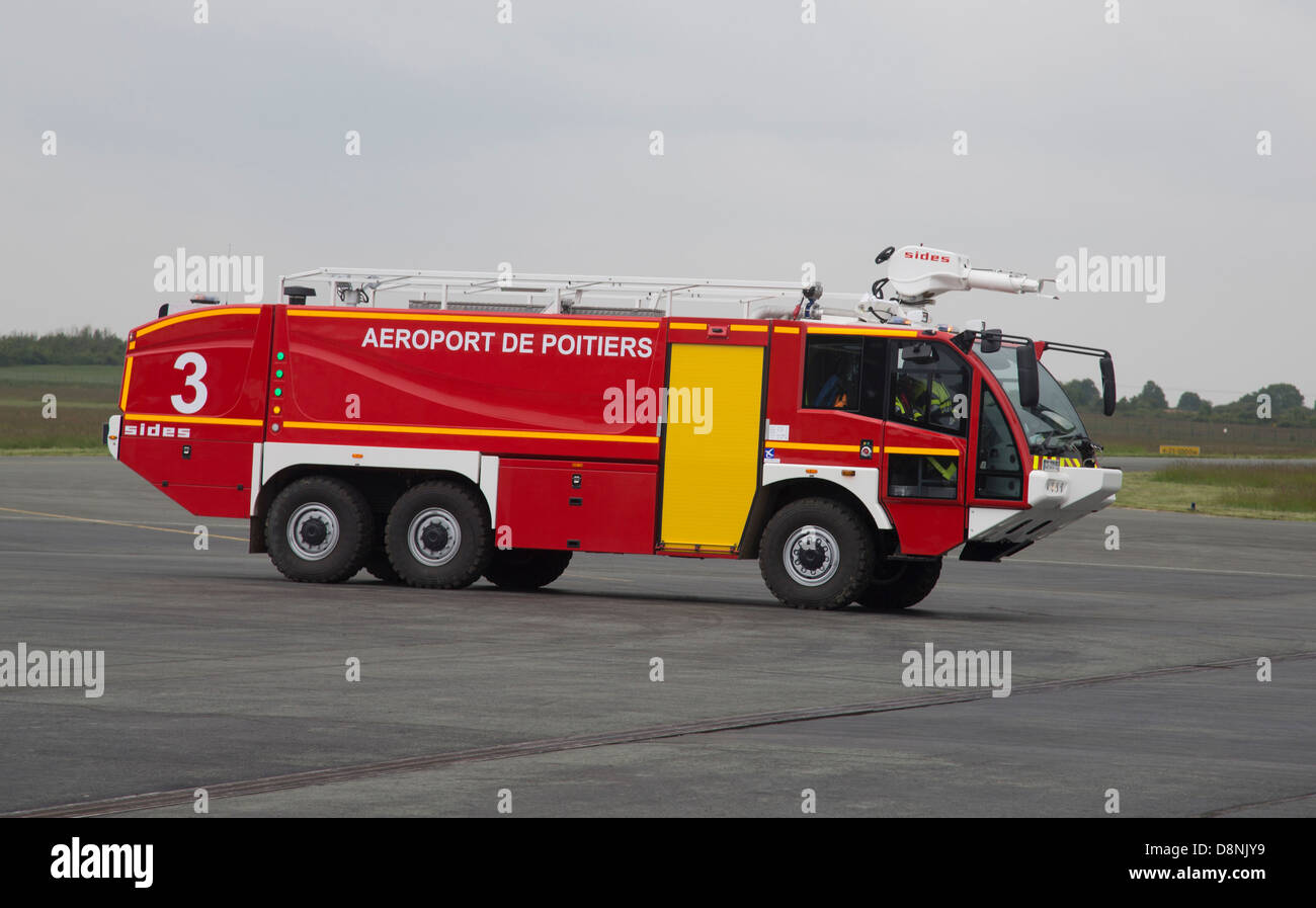 Airport fire safety hi-res stock photography and images - Alamy