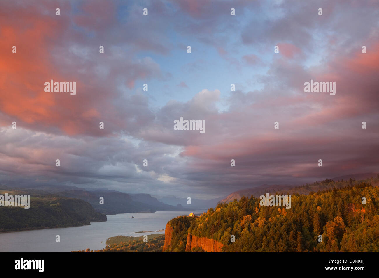 Sunset with Vista House at Crown Point, Columbia River Gorge National ...