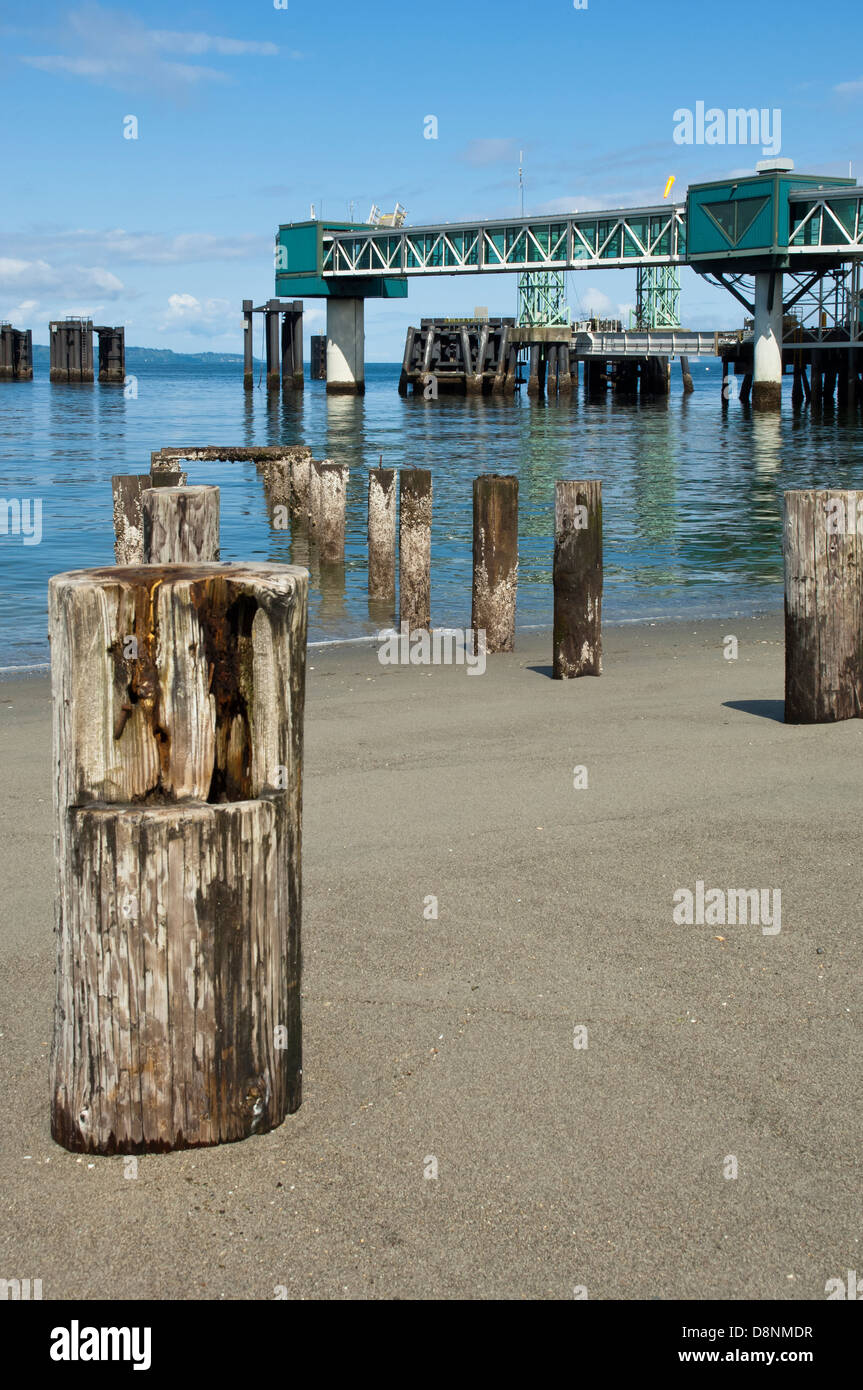 Edmonds ferry terminal hi-res stock photography and images - Alamy