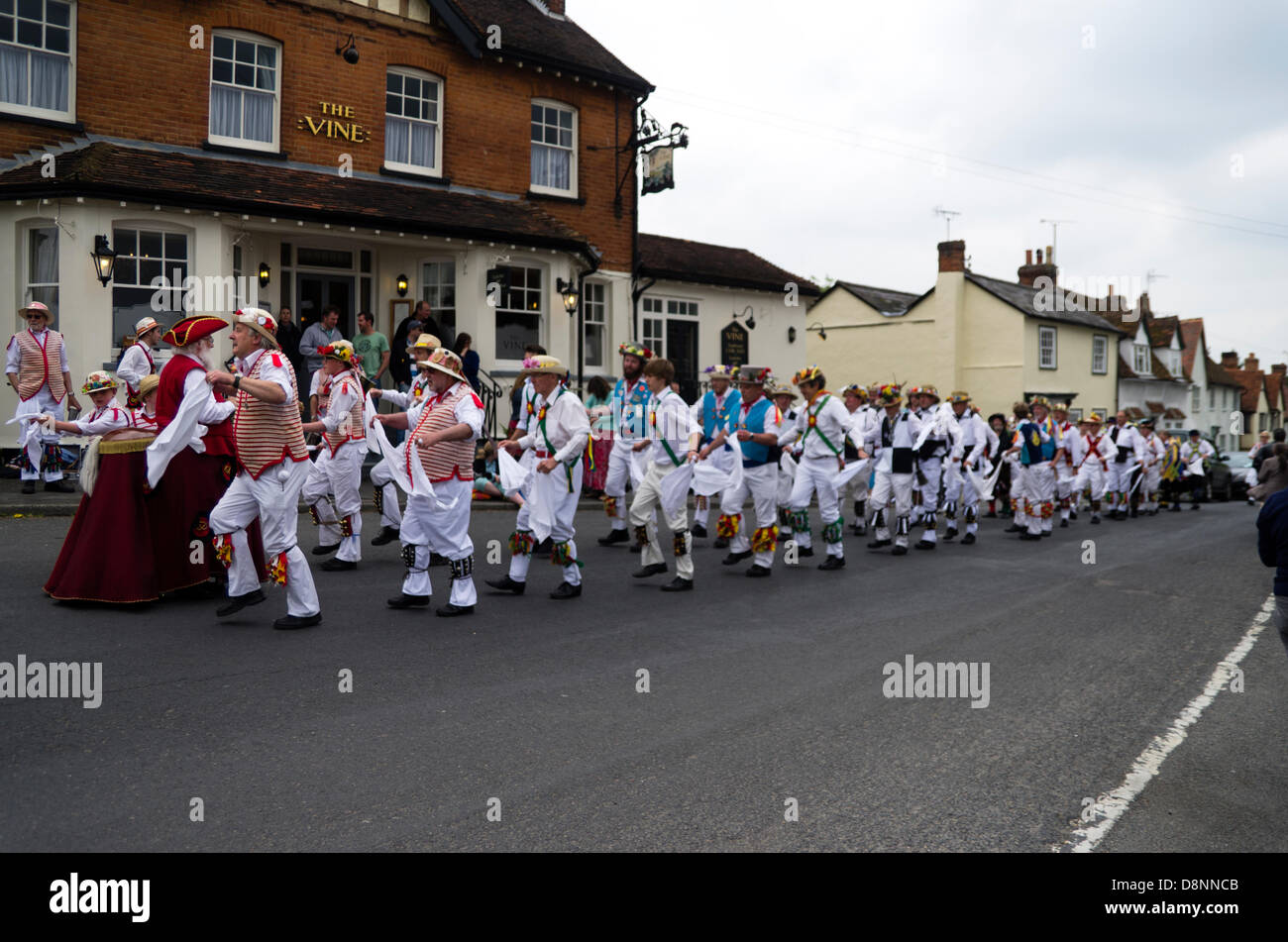 Morris dancers cambridge hi-res stock photography and images - Alamy