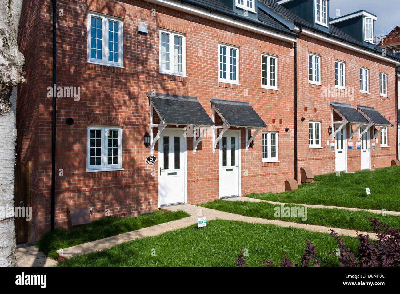 New house build housing estate, Reading, Berkshire, England, GB, UK ...