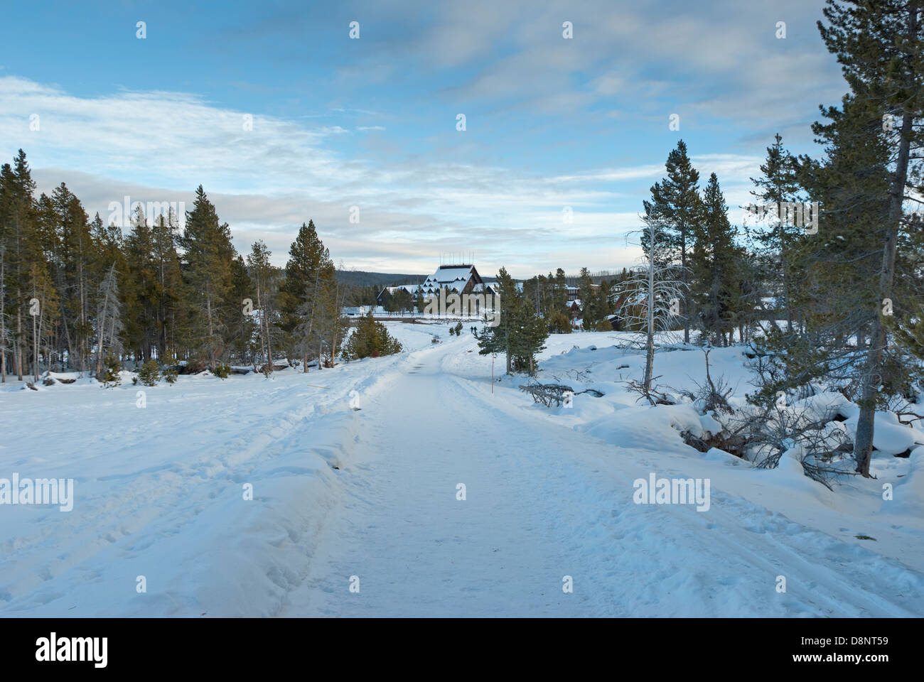 Old faithful snow lodge hi-res stock photography and images - Alamy