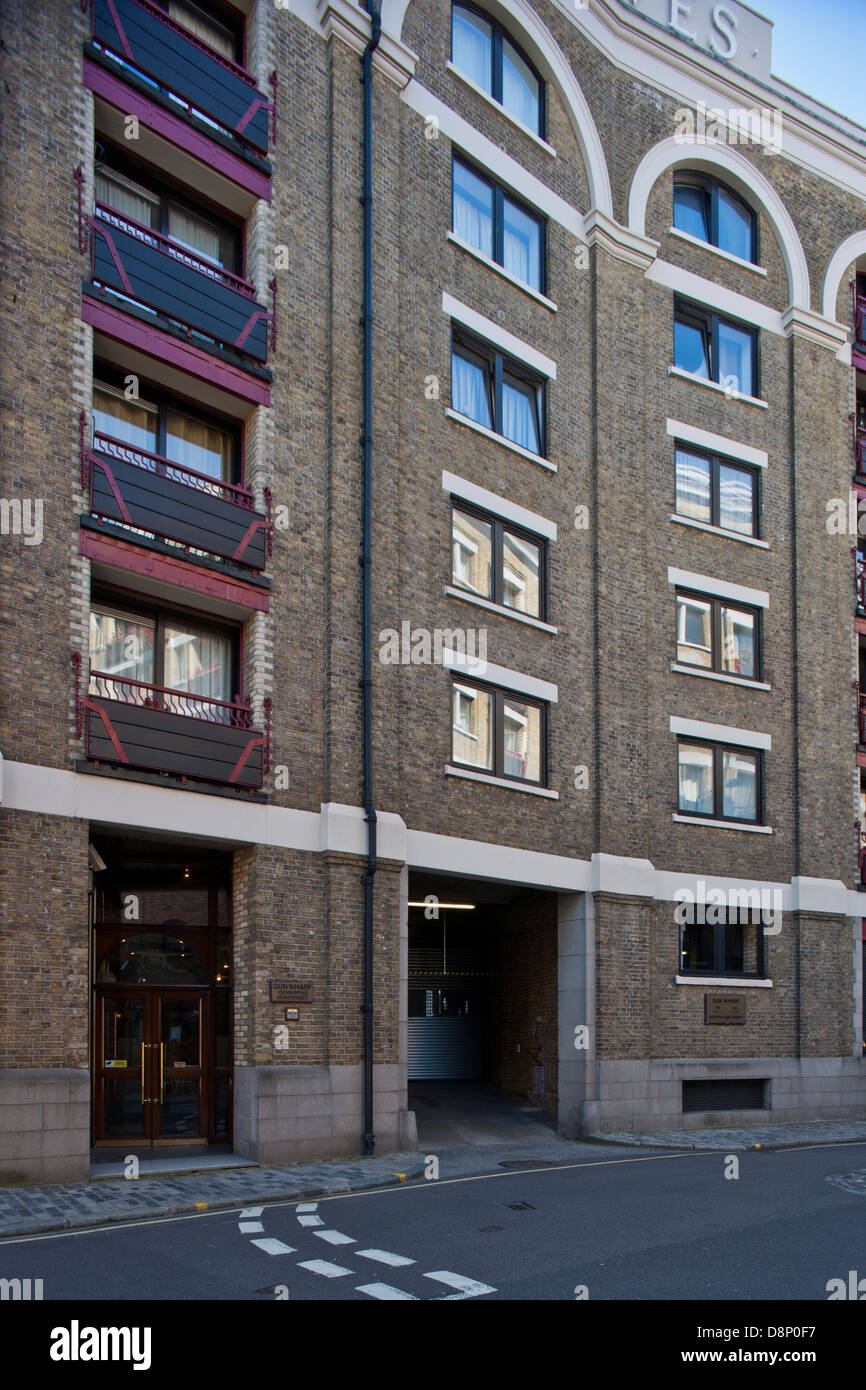 Gun Wharf Wapping High Street London E1 Stock Photo - Alamy