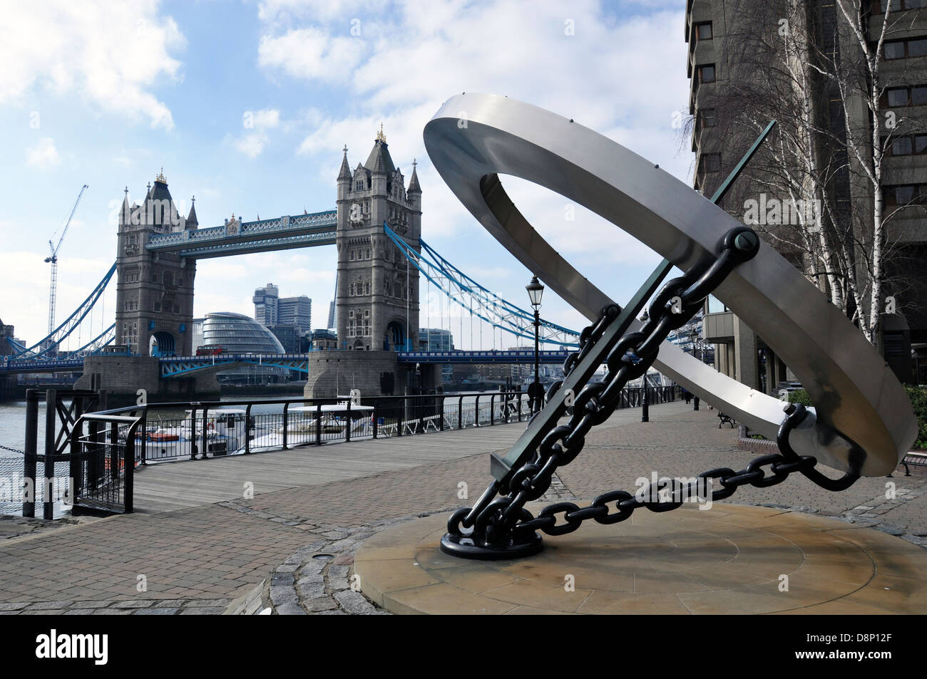 Historic landmark, Tower Bridge, with a sundial sculpture in the ...