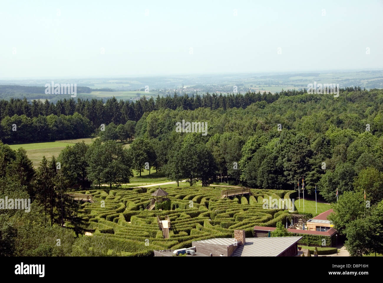 NETHERLANDS; DUTCH ALPS; LABARYNTH HEDGE MAZE (DRIELANDENPUNT Stock ...