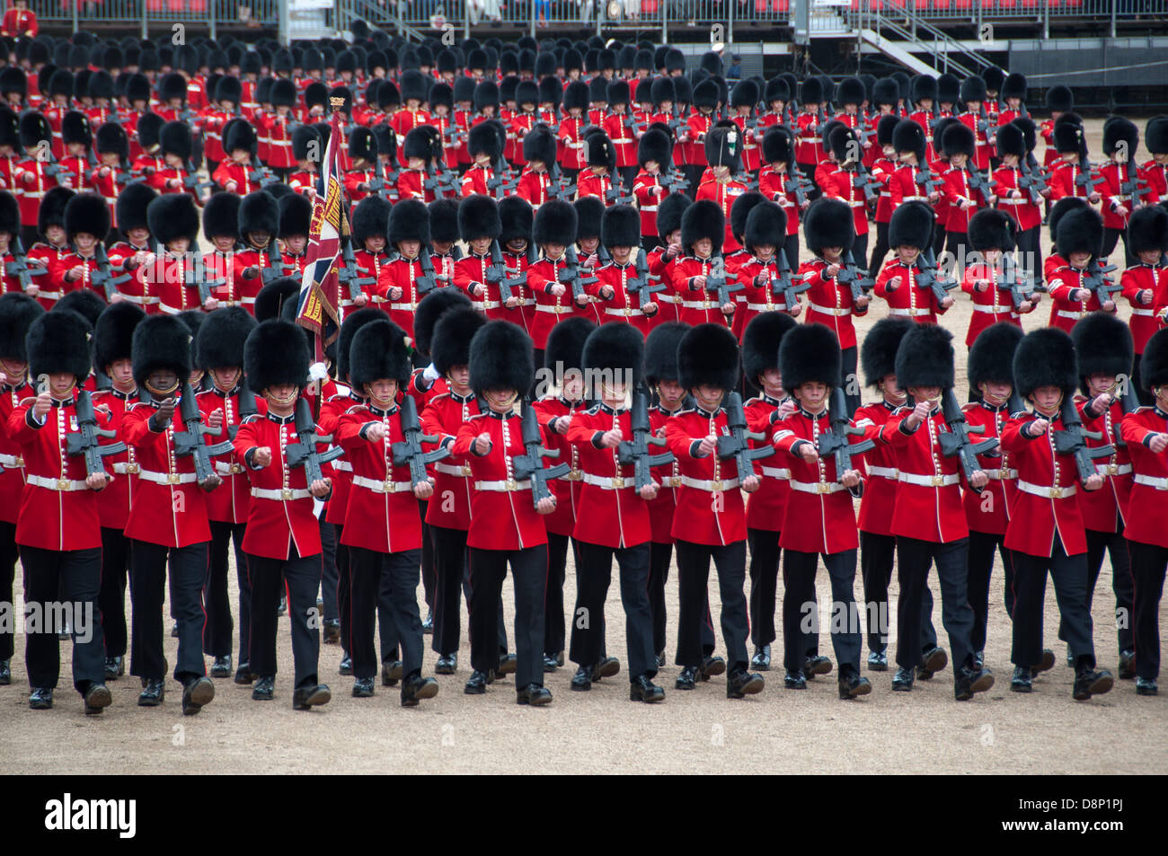 Queen birthday parade hi-res stock photography and images - Alamy