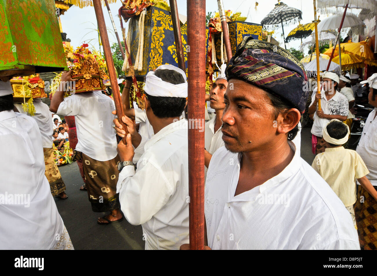 Hindu rituals on the Indonesian island of Bali Stock Photo - Alamy