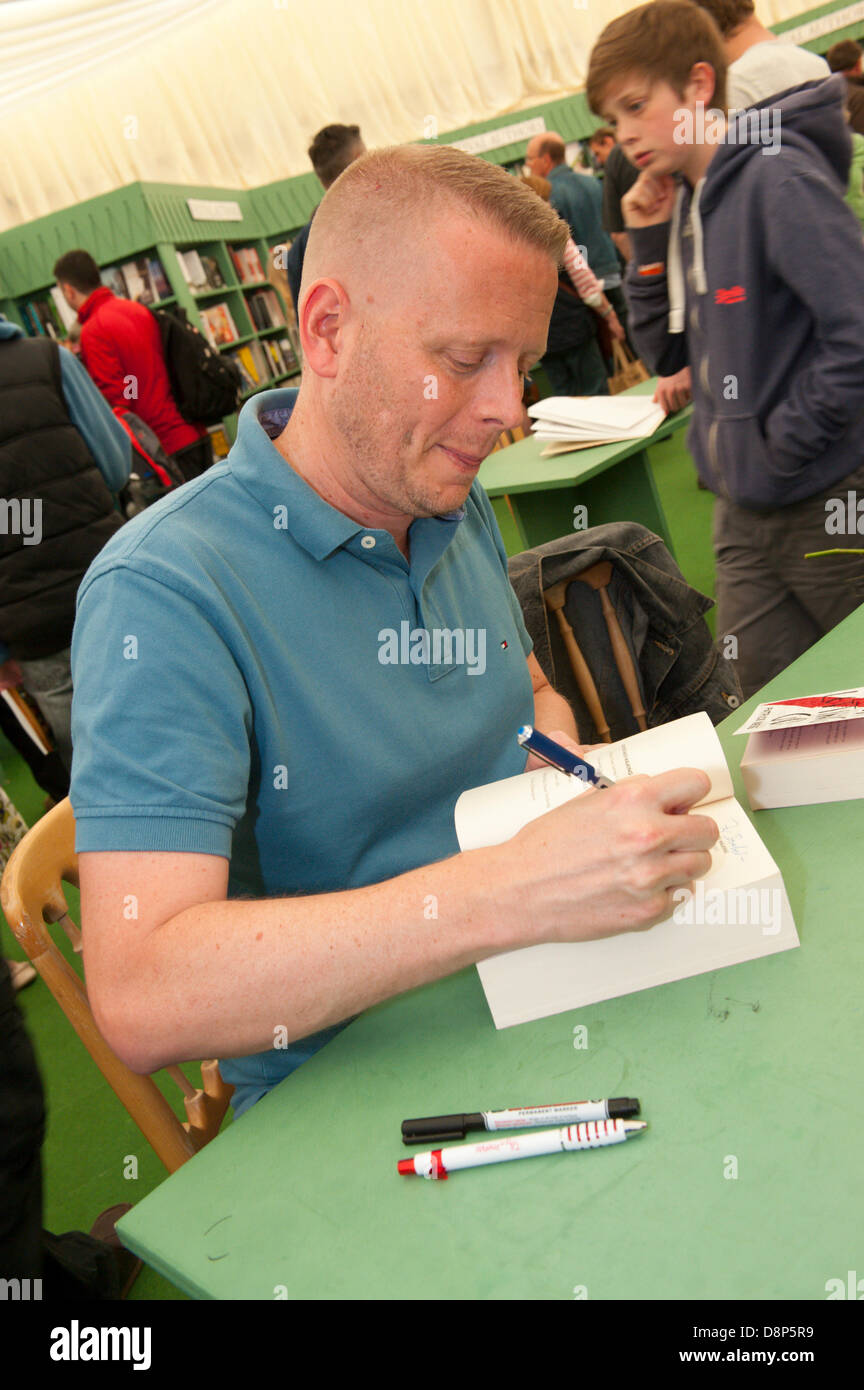 Patrick ness writer hi-res stock photography and images - Alamy
