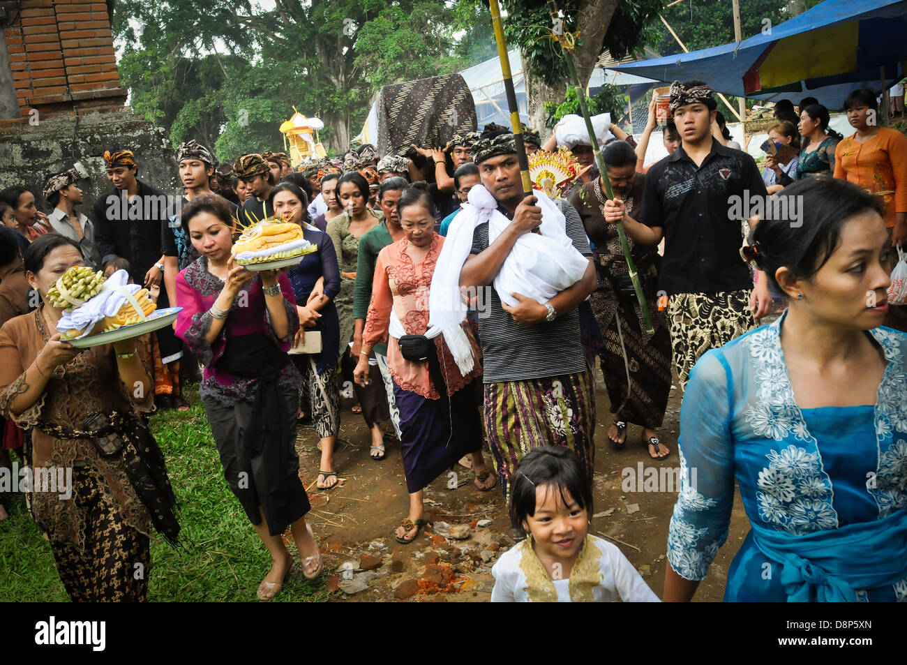 Hindu rituals on the Indonesian island of Bali Stock Photo - Alamy