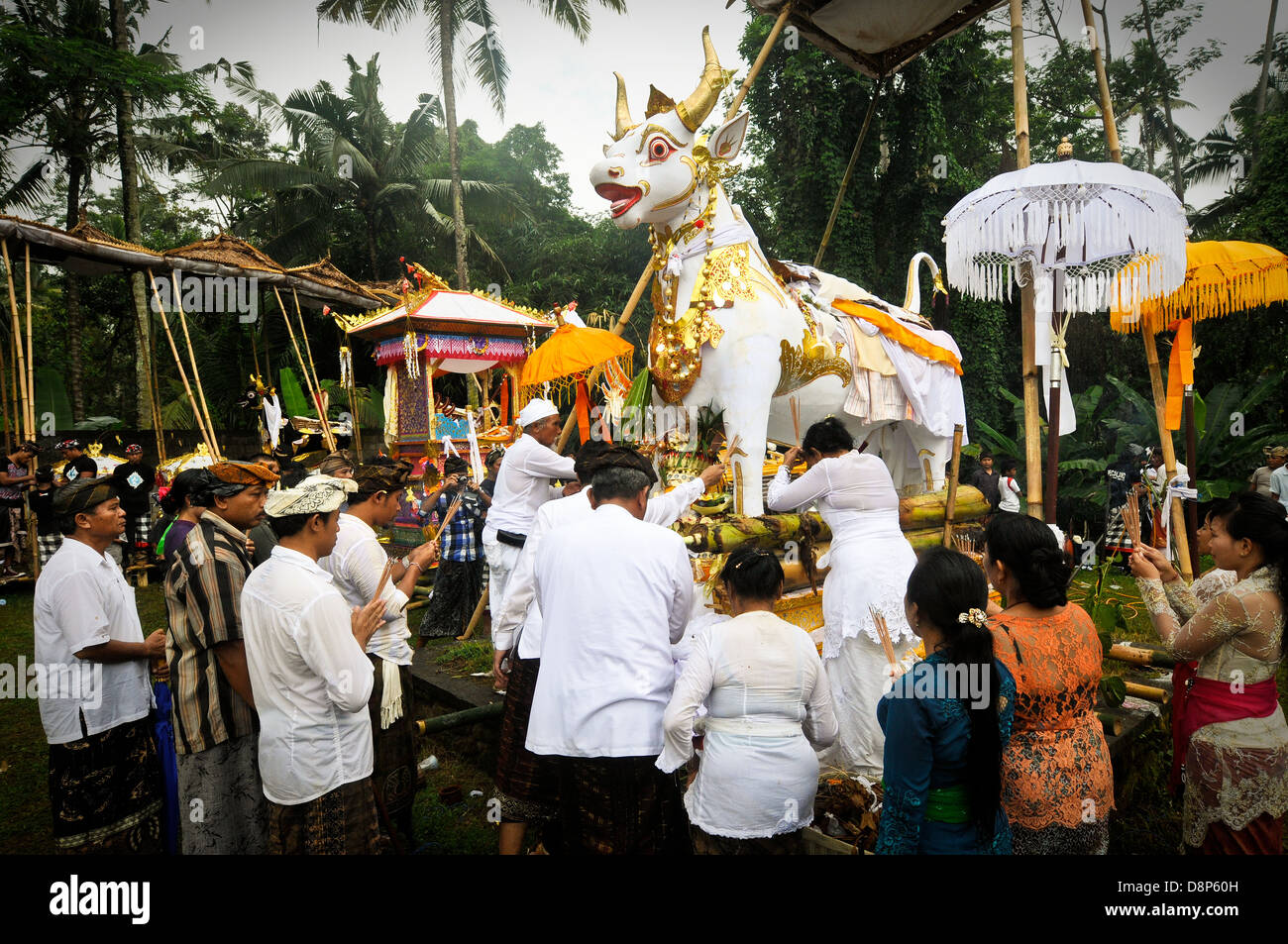 Hindu rituals on the Indonesian island of Bali Stock Photo - Alamy