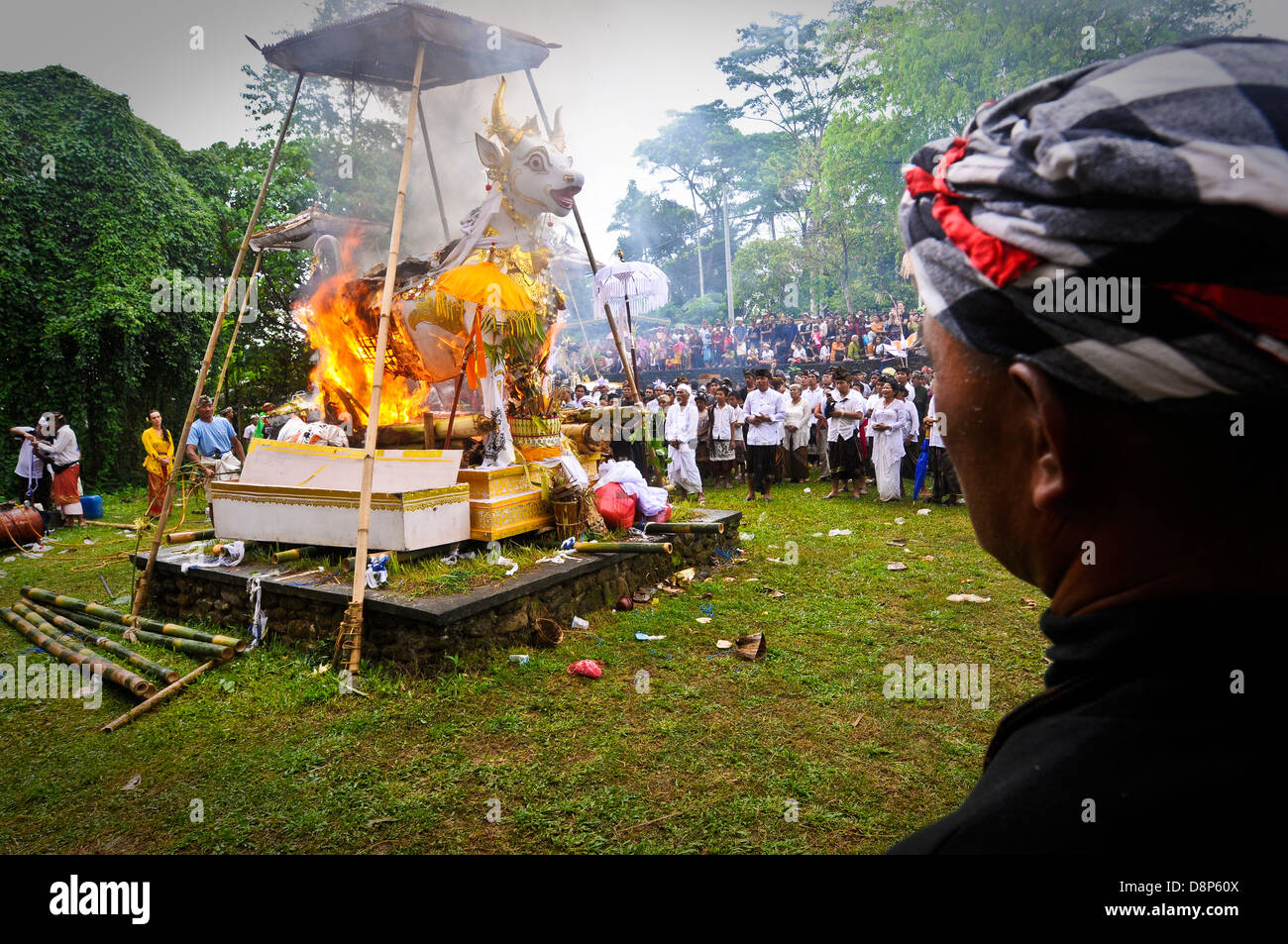 Hindu rituals on the Indonesian island of Bali Stock Photo - Alamy