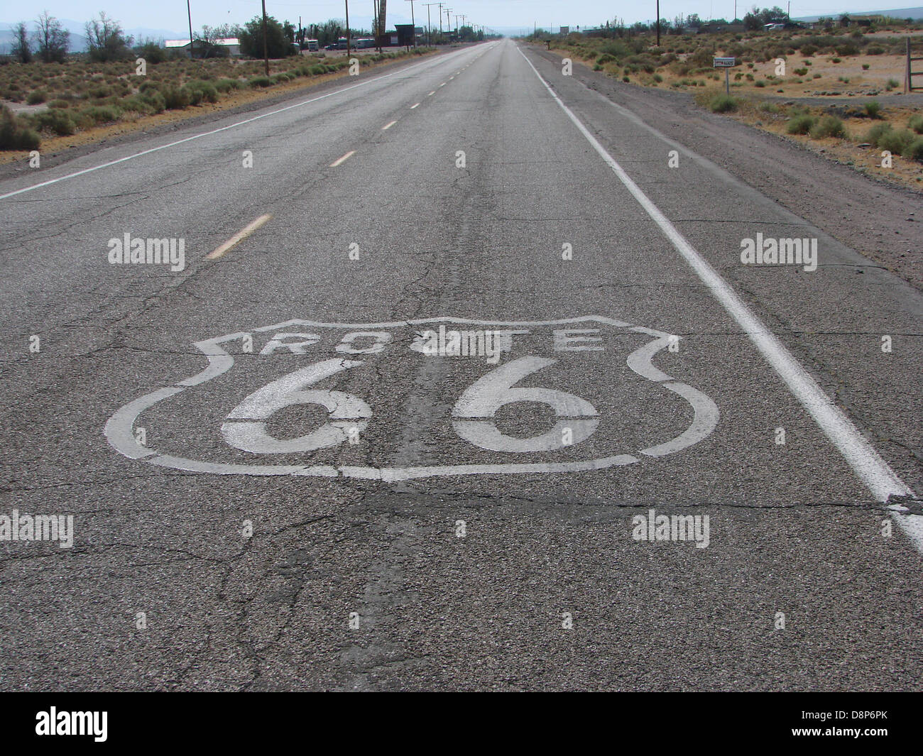 route 66 street usa highway route 66 desert Stock Photo - Alamy