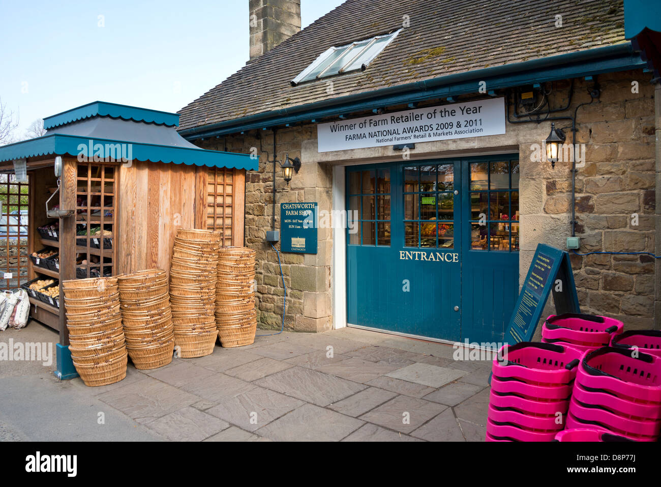Chatsworth Farm Shop entrance Stock Photo - Alamy