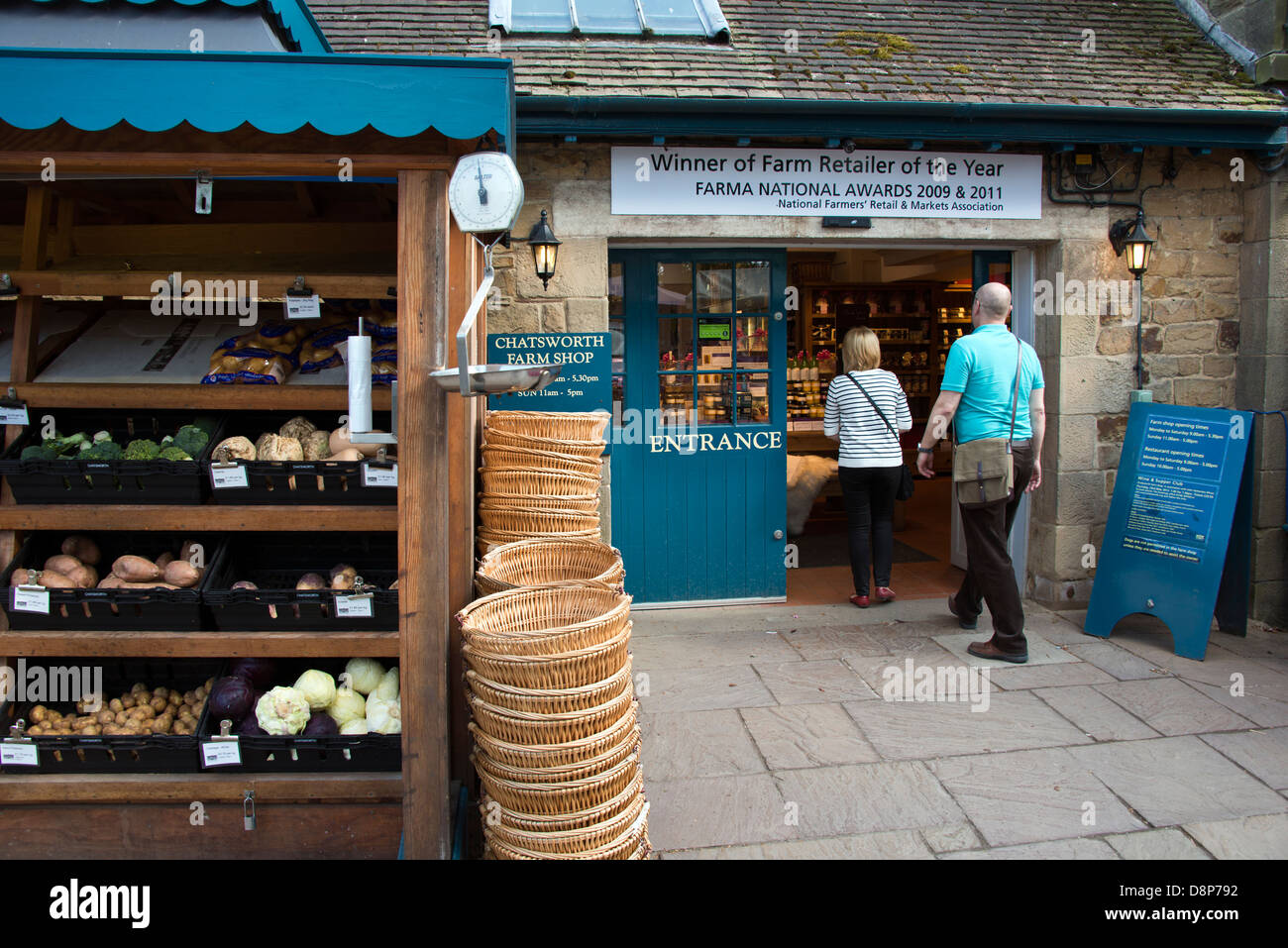 Chatsworth Farm Shop entrance Stock Photo - Alamy