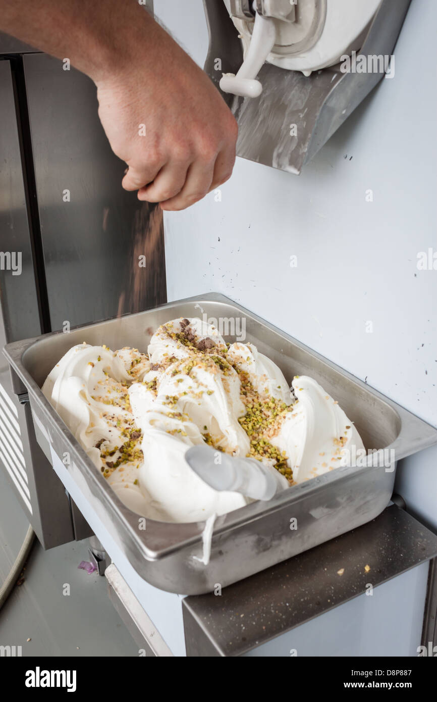 Milan people eating ice cream hi-res stock photography and images - Alamy